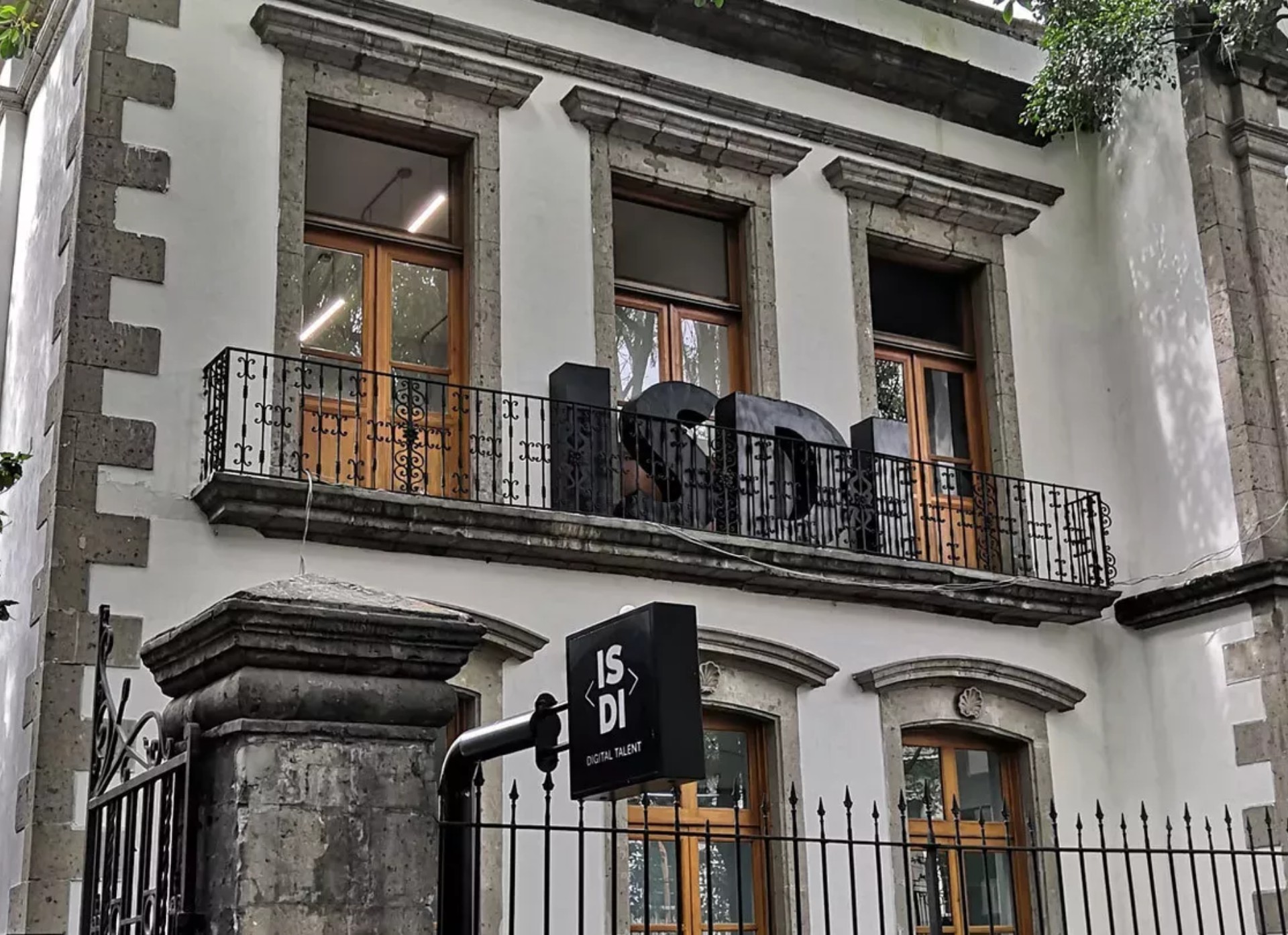 Discover our Digital Business School in Mexico. | ISDI